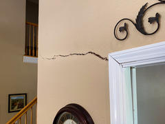 structural cracks in drywall