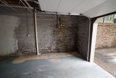 5 Signs of Foundation Water Damage
